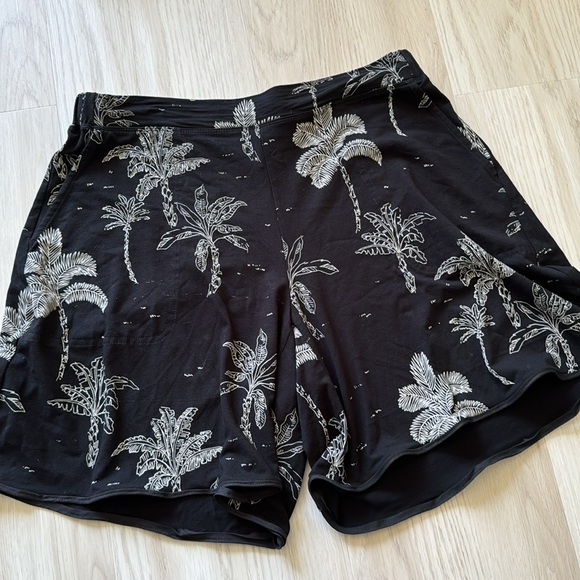 J. Jill | Shorts | Jjill Wearever Tropical Palm Tree Shorts High Rise ...